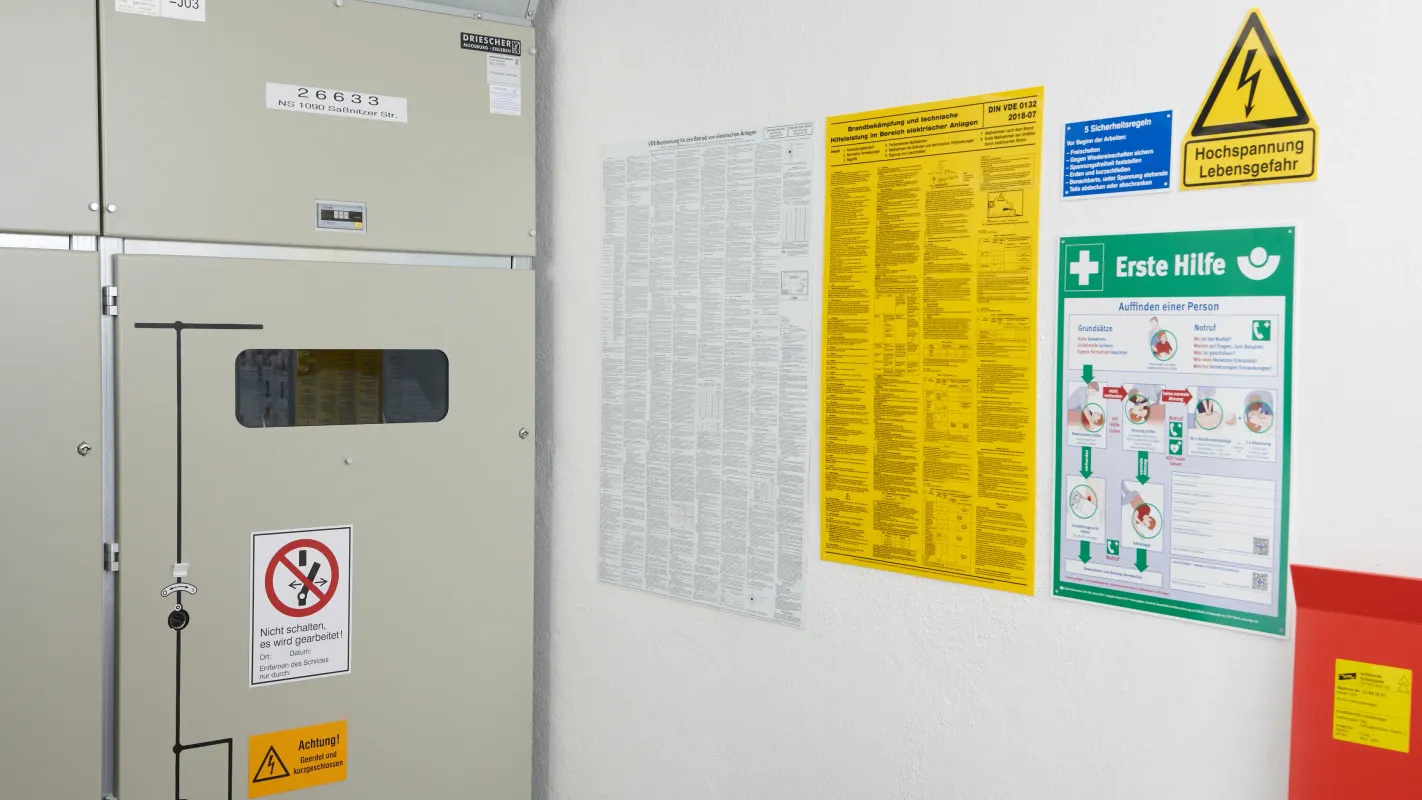 Warn- und Hinweisschildersatz